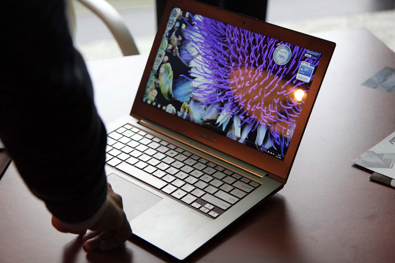 10 ani de la prezentarea primului laptop Zenbook în România