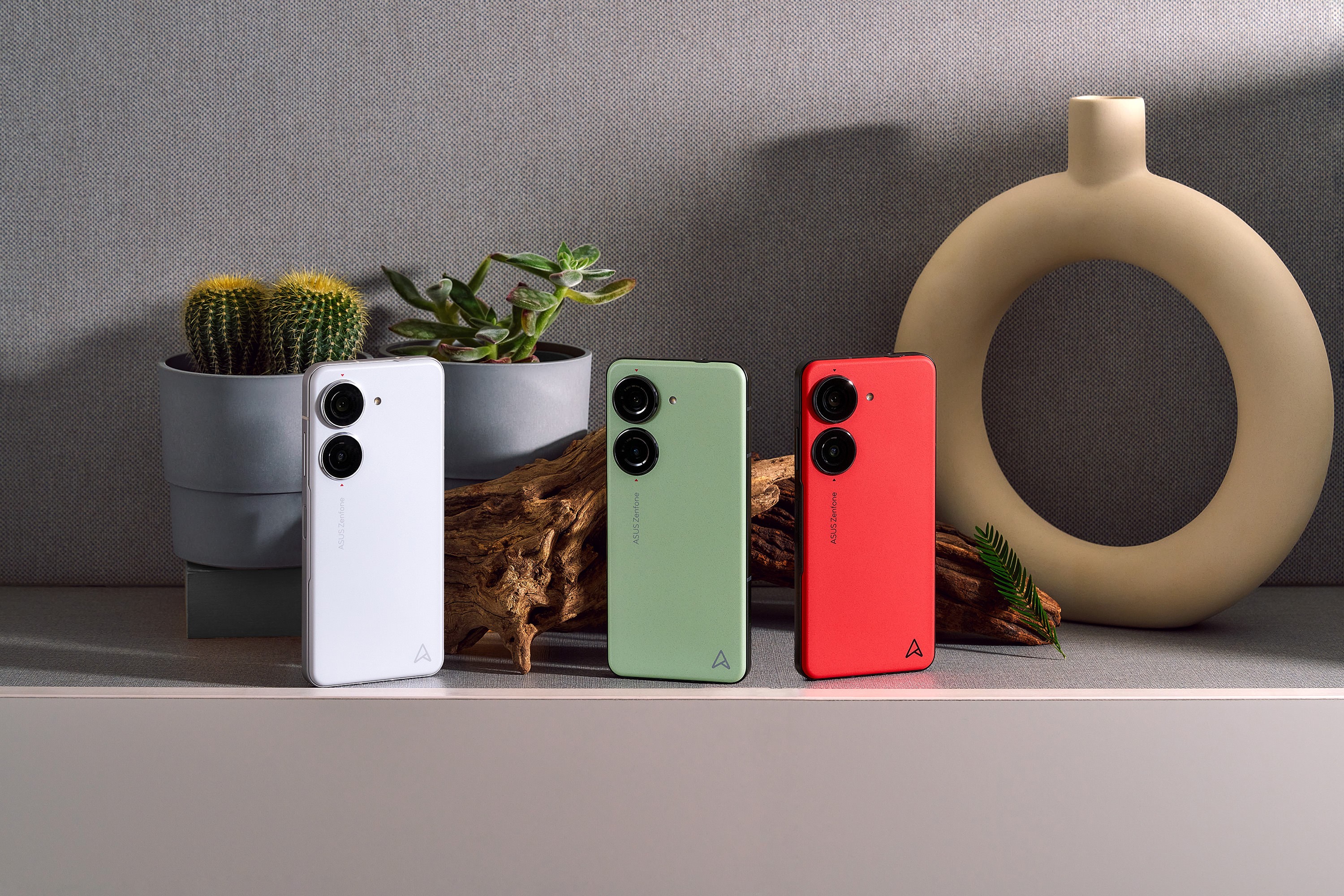 Descoperă noul și puternicul Zenfone 10 - TechInStyle.ro