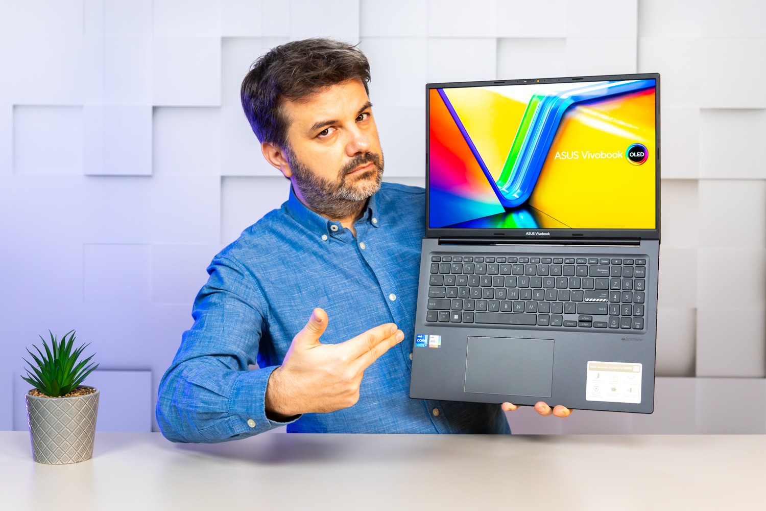 ASUS Vivobook 16X OLED K3604ZA - Laptopul bun la toate